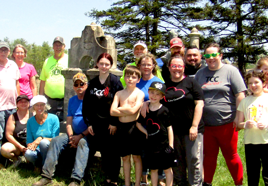 The cemetery cleaning crew | News Banner