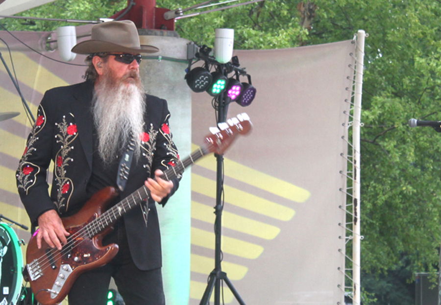 Sharp dressed men | News Banner