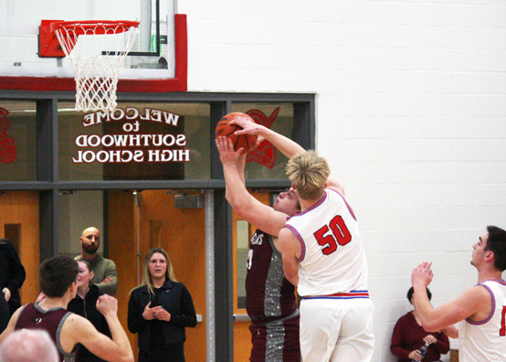 Warriors top Raiders in sectional quarterfinal | News Banner