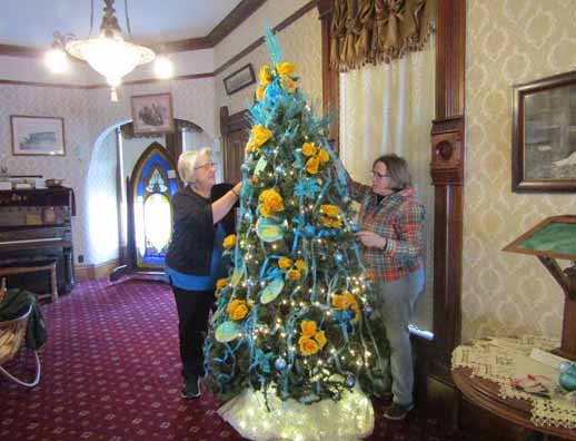 Psi Ote’s giving tree | News Banner